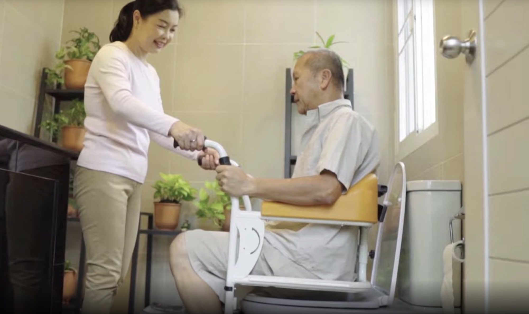 Transfer Wheelchair To Toilet: A Comprehensive Guide - Gilani Mobility