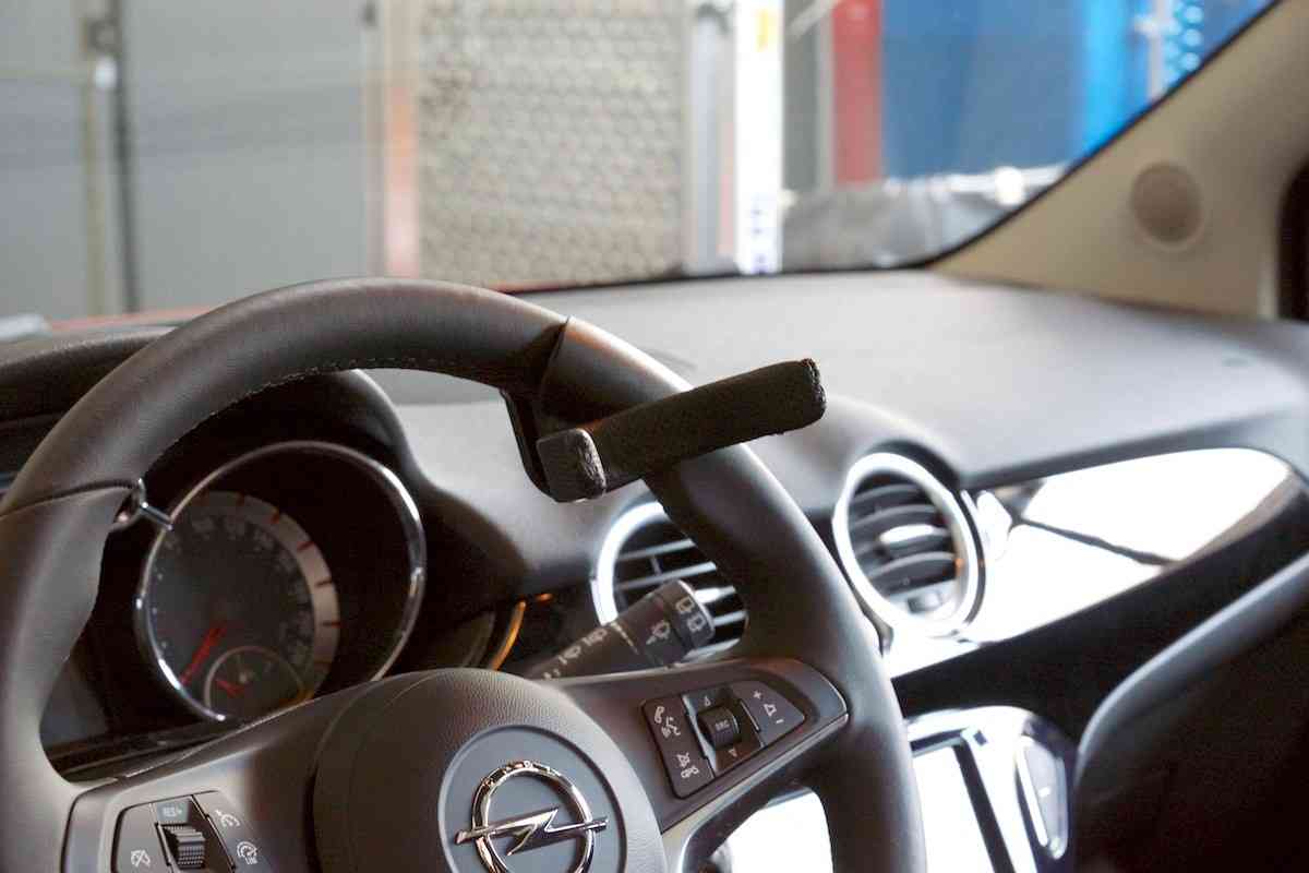 Enhance Steering Wheel Grip With IP2003C Steering Wheel Fork Handgrip ...