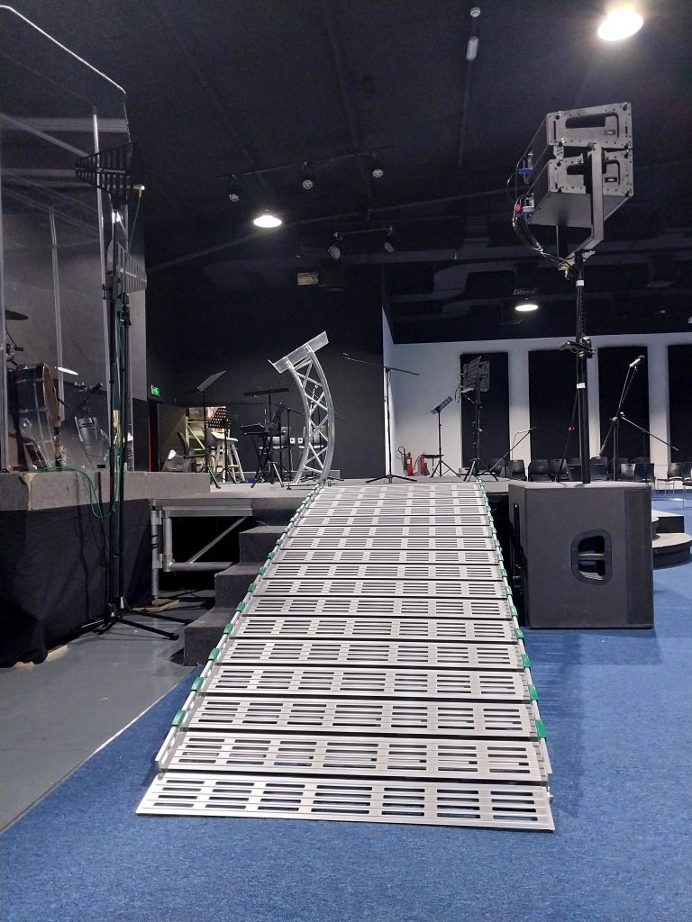 LY-36 D Series Aluminum Rolling Ramp (White or Black Color) - Gilani ...